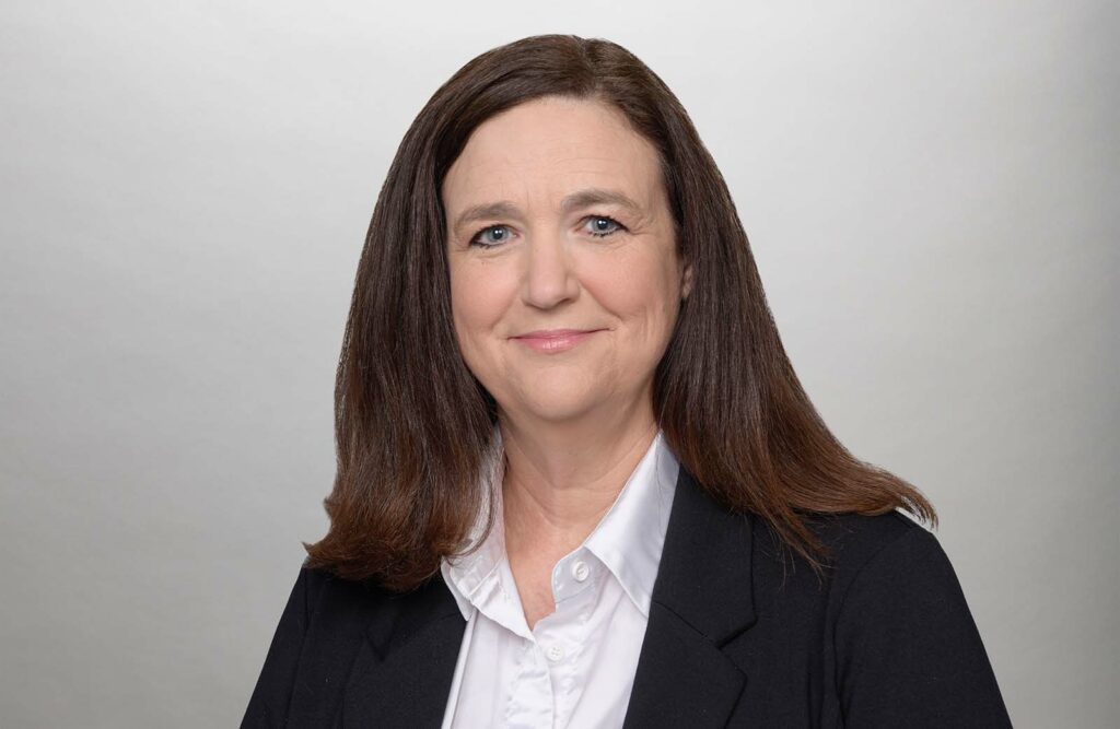 Jennifer D’Aquilla Vice President Risk Management - Moss